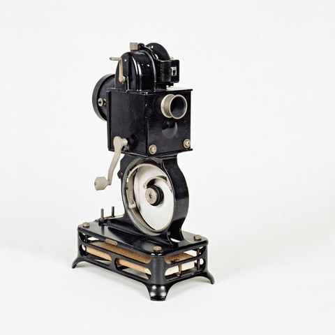 Projecteur de film 9,5 mm (AP-98-2117) - Collection - Catalogue des ...