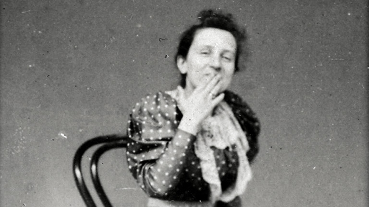 Baiser envolé (Georges Demenÿ, 1894) - La Cinémathèque française