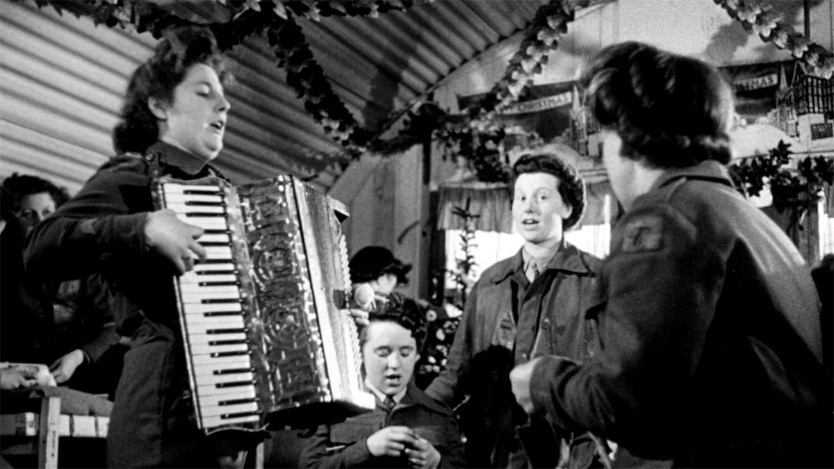 A Diary for Timothy (Humphrey Jennings, 1945) - La Cinémathèque française