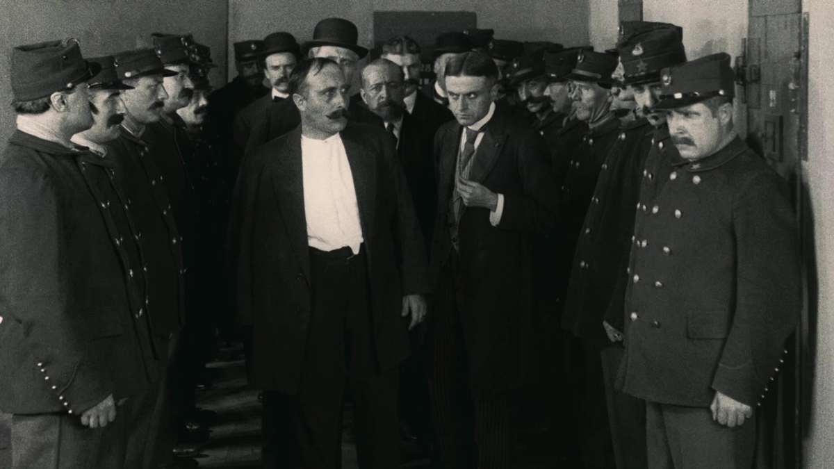 Fantômas contre Fantômas (Louis Feuillade, 1914) - La Cinémathèque ...