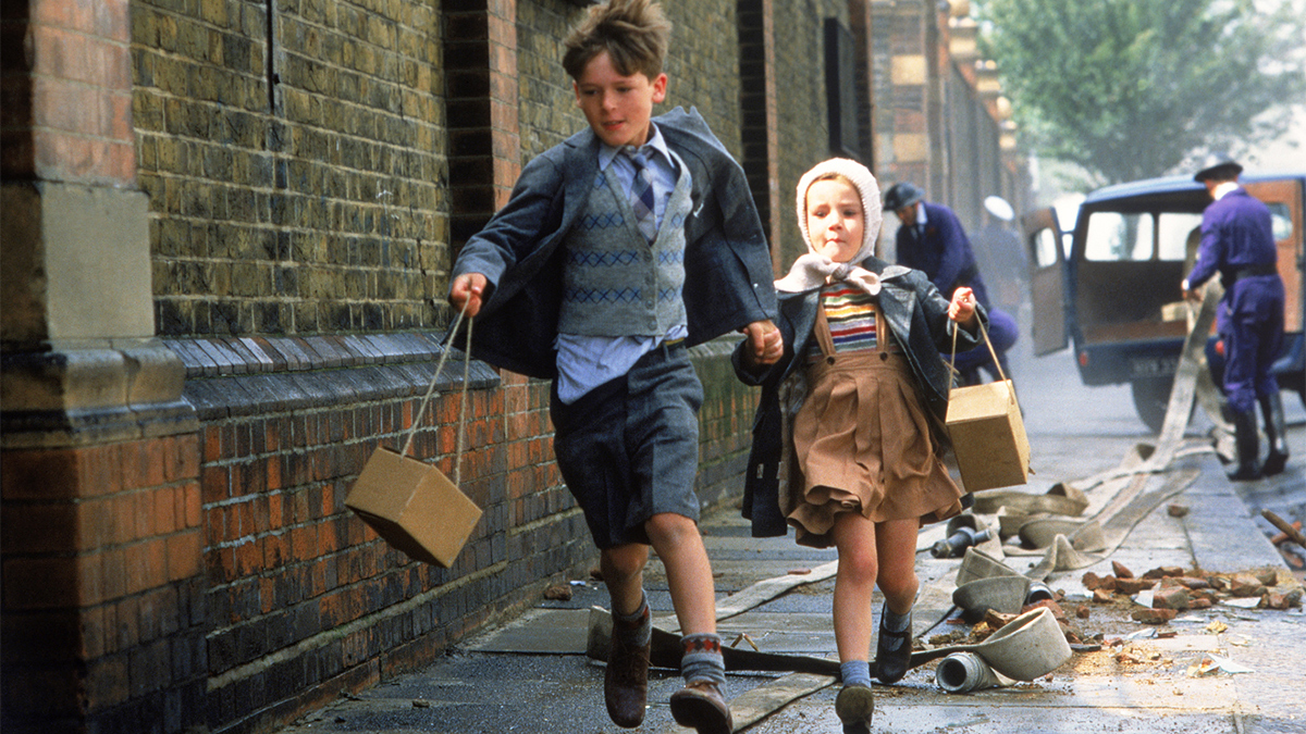 Hope and Glory (John Boorman, 1987) - La Cinémathèque française